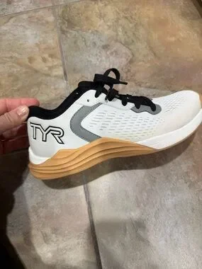 TYR | Shoes | Tyr Trainer White And Black Athletic Shoe With Gumtone ...